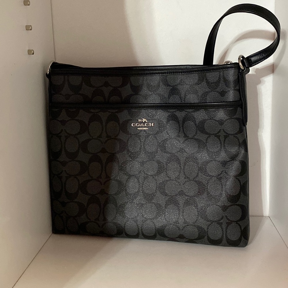 Coach Cross Body In Signature - Gem